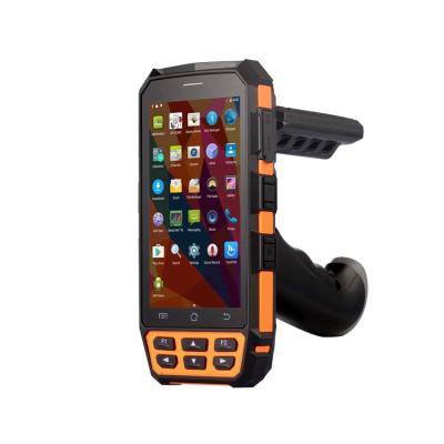 China Long Distance UHF Handheld Reader IP65 Waterproof UHF RFID Reader With 8000mAh Battery for sale