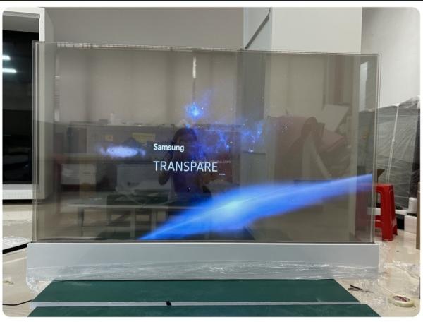 Display OLED trasparente a autoemissione da 55 pollici con elevata trasparenza e funzione touch screen opzionale
