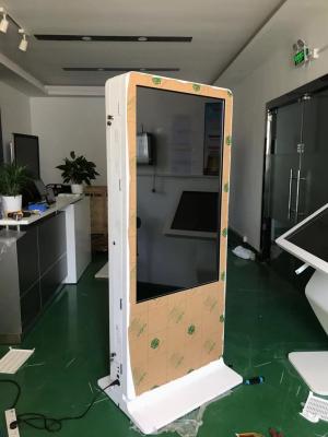 China Bevindende het Touche screenkiosk van de 55 Duimvloer, Binnen Uiterst dun Touch screen Te koop