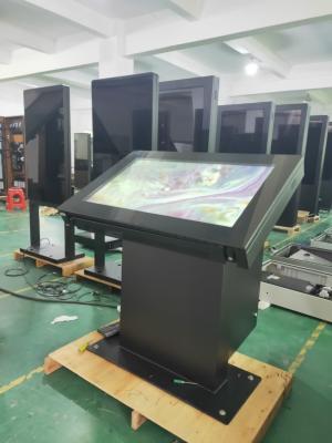 Cina Pavimento che sta il totem LCD all'aperto 55in ergonomici AC100~240V di tocco di PCPA in vendita