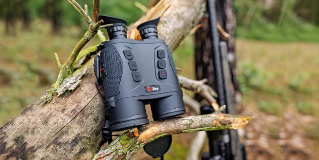 GEH 50R Binoculars showing ergonomic design