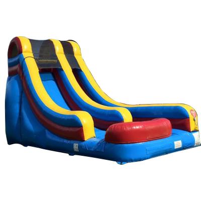 Cina Occasioni commerciali Jumper blu e giallo scivolo d'acqua gonfiabile con piscina di spruzzo in vendita