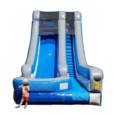 China Deslizamento de água comercial inflável de PVC azul com piscina e design emocionante à venda
