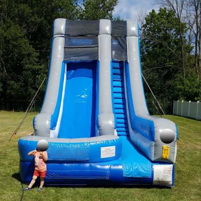 Cina Scivolo acquatico commerciale gonfiabile in PVC blu con piscina e design eccitante in vendita
