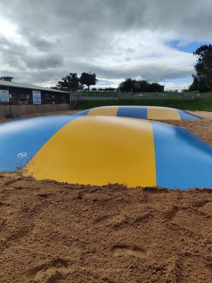 China Commercial PVC inflável Jumping Cloud Colorido Jumping almofada Pad para crianças e adultos à venda