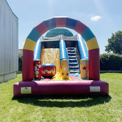 China Aluguer de festas Casa de doces Slide seco inflável com certificação CE/EN71/EN14960 à venda