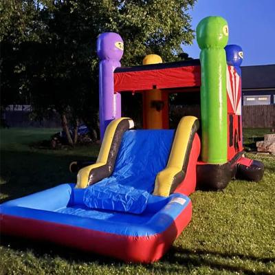 Cina Castello a colori personalizzati per bambini a tema castello gonfiabile con combo di diapositive in vendita