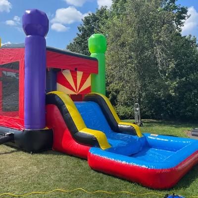 Cina Castello a colori personalizzati per bambini a tema castello gonfiabile con combo di diapositive in vendita