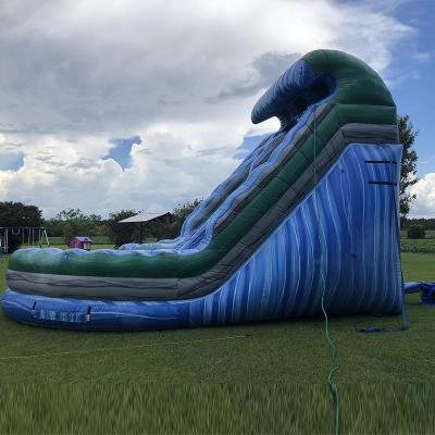 China Parque acuático al aire libre Gran tobogán seco inflable en forma de onda con doble tobogán en PVC azul en venta