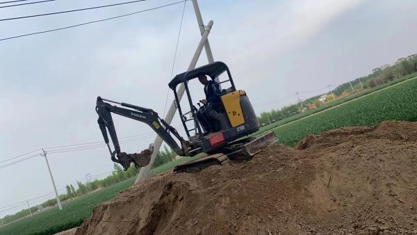 Quality Sweden imported high quality Volvo EC18D crawler excavator machine used almost for sale