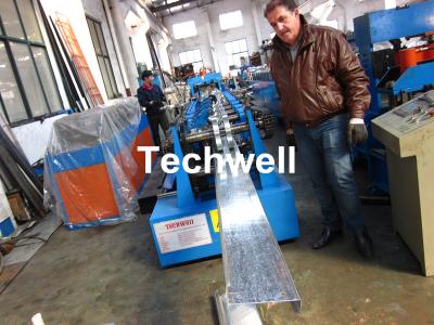 Cina Rotolo del Purlin a forma di m. di C Z U che forma macchina con la perforazione ed il taglio idraulici in vendita