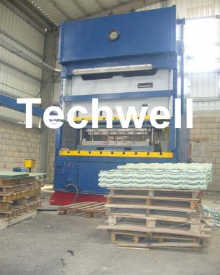 China Sand Metal Stone Coated Roof Tile Machine , Steel Roof Tile Production Line for sale