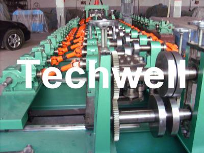 Cina Rotolo variabile del Purlin a forma di Z di dimensione automatica C che forma macchina con l'azionamento del cambio del giunto cardanico in vendita