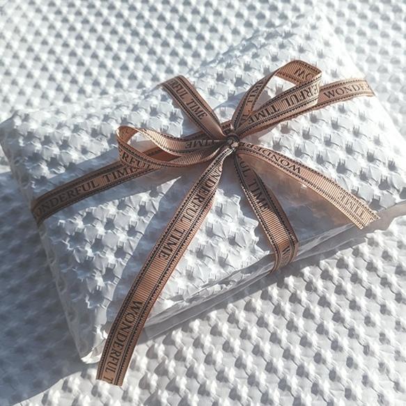 Packaging application of white bubble wrap