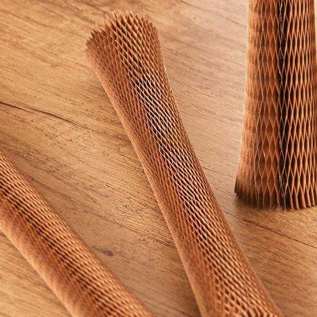 Close-up view of honeycomb paper sleeve structure and texture