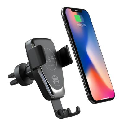 China Automatic Clamping Wireless Phone Charger 10W/7.5W Fast Charging Air Vent Motorized for sale