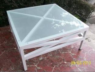 China All aluminum coffee table with smoke glass for Hotel, Garden and Beach by Clover Lifestyle China Outdoor Furniture for sale