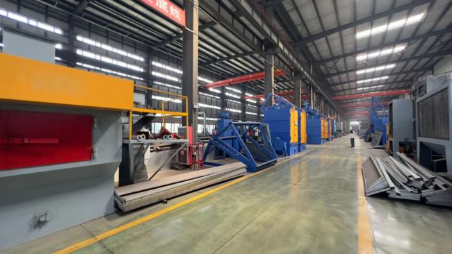 Low Energy Consumption Rubber Conveyor Belt Shot Blasting Machine with Fabric Filter