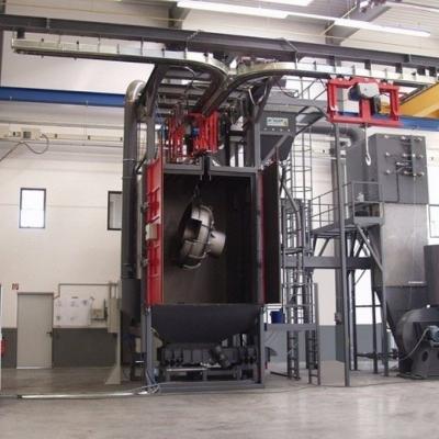China Electric Hanging Accessories Rust Removal Shot Blasting Machine for Tall Efficiency Te koop