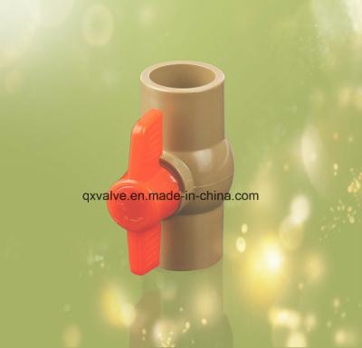Cina QX01 Valvola a sfera flessibile di plastica Corpo marrone Maniglia rossa Valvola compatta in vendita