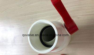 中国 簡単にオープン 閉じる 4 インチ 白色 PVC ボール バルブ 接着形とDIN 標準 販売のため