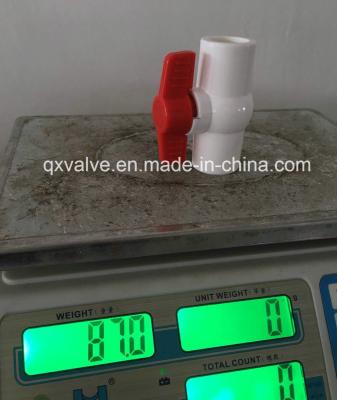 Cina Valvola a sfera in PVC di gomma EPDM con protezione UV e maniglia in PVC in vendita