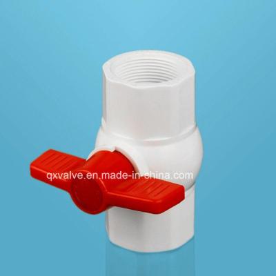 中国 固定構造 PVC バターフライ ハンドル 白色 ソーケットボールバルブ 農業用 販売のため