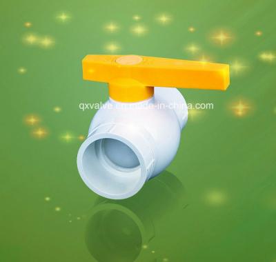 Cina Valvola a sfera compatta in PVC standard JIS con funzione di controllo dell'acqua a due vie in vendita