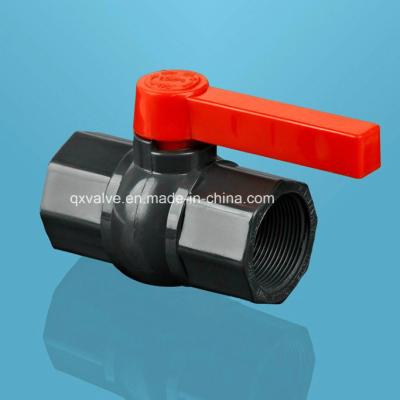 Cina Uso domestico Valvola a sfera ottagonale in PVC rosso con manico lungo di tipo rettilineo in vendita