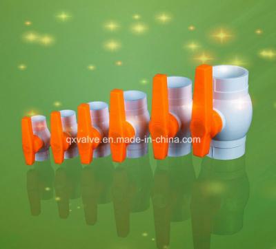 Cina Valvola a scarico Manica di colore arancione Valvola a sfera in PVC per prestazioni ottimali di irrigazione in vendita