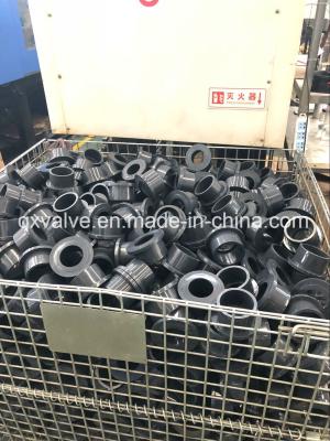 Cina Valvola a sfera di plastica QX UPVC doppia valvola di unione per applicazioni industriali in vendita