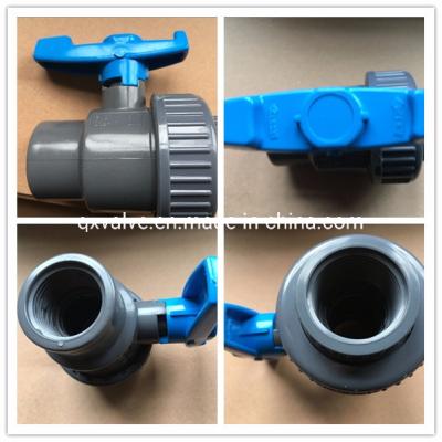 Cina Esempio di disegno in plastica Maniglia blu Valvola a sfera a doppia unione vera per temperatura normale in vendita