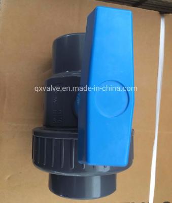 Cina Valvola a sfera a presa o a filo standard DIN in PVC M/F con maniglia di tipo in vendita