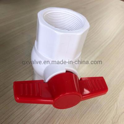 Cina Utilizzo domestico PVC Valvola a sfera octagonale bianca per irrigazione Fila femminile di plastica in vendita
