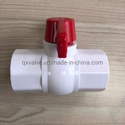 Cina Utilizzo domestico PVC Valvola a sfera octagonale bianca per irrigazione Fila femminile di plastica in vendita