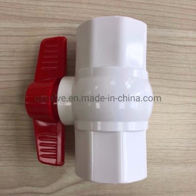 Cina Utilizzo domestico PVC Valvola a sfera octagonale bianca per irrigazione Fila femminile di plastica in vendita