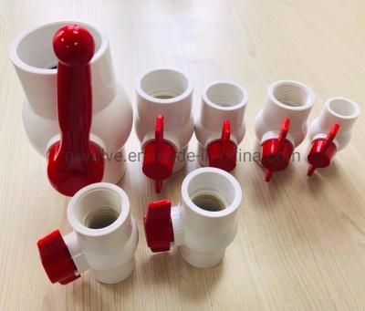 Cina Utilizzo domestico PVC Valvola a sfera octagonale bianca per irrigazione Fila femminile di plastica in vendita