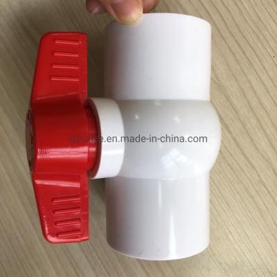 Cina 1/2 prime prime Inch PVC Valvola a sfera unidirezionale Maniglia rossa per protezione UV e industriale in vendita
