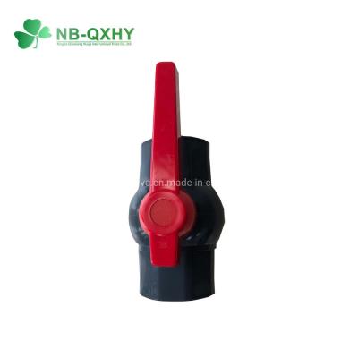 Cina Valvole a sfera ottagonale in PVC standard DIN per irrigazione Pn16 e modalità di guida manuale in vendita