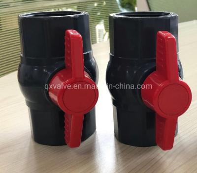 Cina Valvole a sfera ottagonale in PVC standard DIN per irrigazione Pn16 e modalità di guida manuale in vendita