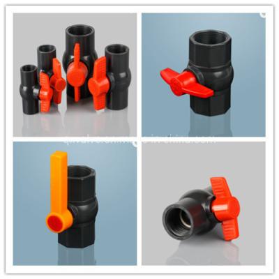 Cina Valvole a sfera ottagonale in PVC standard DIN per irrigazione Pn16 e modalità di guida manuale in vendita