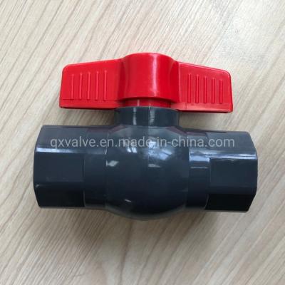Cina Valvola a sfera ottagonale in PVC in plastica nera con filo femminile standard JIS in vendita
