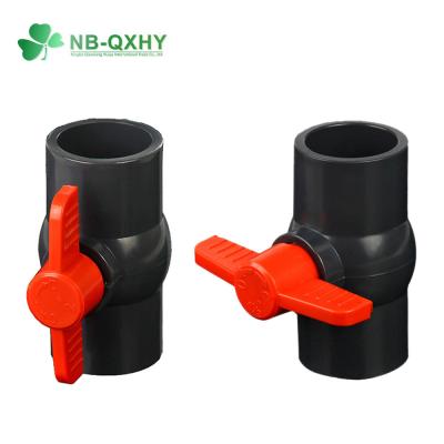 Cina Modalità di guida manuale PVC UPVC 1 prima prima Valvola a sfera per condotte di distribuzione dell'acqua in vendita