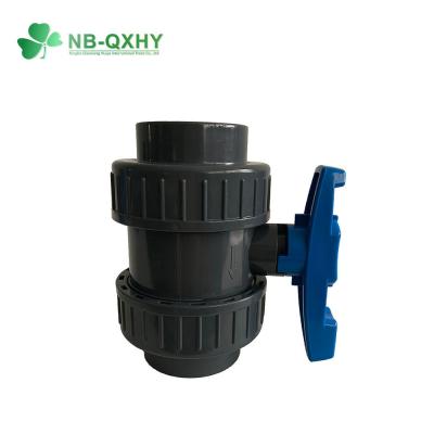 Cina Temperatura Temperatura normale Grigio chiaro PVC Valvola a sfera True Union con manico rosso in vendita