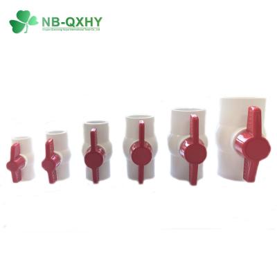 Cina Modalità di guida manuale Valvola ad acqua spessa Valvola PVC Valvola a sfera di plastica per lo standard NPT in vendita