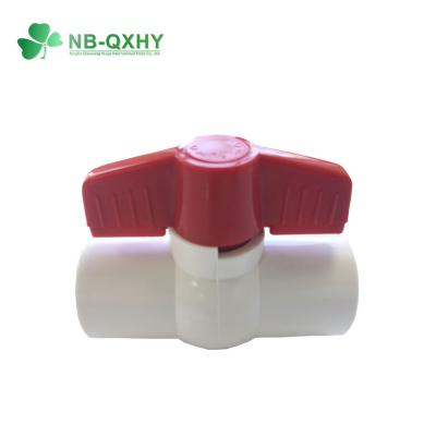 Cina Modalità di guida manuale Valvola a sfera compatta in PVC con presa della valvola della piscina in materiale plastico in vendita