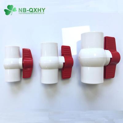 Cina Modalità di guida manuale Valvola a sfera compatta in PVC con presa della valvola della piscina in materiale plastico in vendita