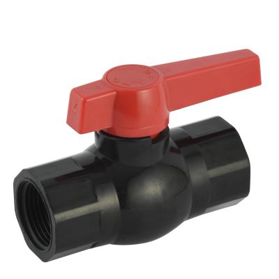 Cina Valvola di controllo a bassa temperatura NPT Prodotti in plastica PVC Compatta Valvola a sfera ottagonale in vendita