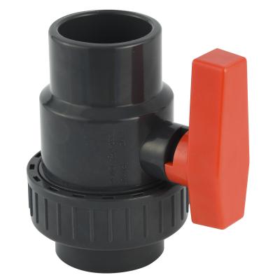 Cina Valvola a sfera unica in UPVC di plastica da 1/2 pollice a 4 pollici con sfera fissa e anello O EPDM in vendita