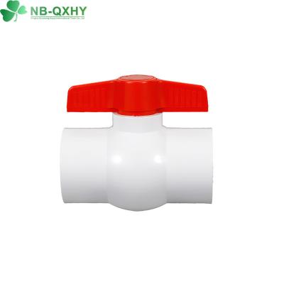 Cina Manuale di drenaggio dell'acqua per edifici Valvola a sfera ottagonale compatta in PVC per sistemi di irrigazione in vendita